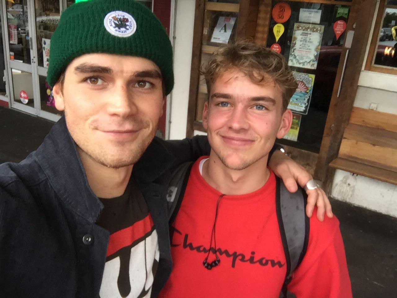 Ran into the man himself today, the most stock standard kiwi bloke you could imagine | Scrolller