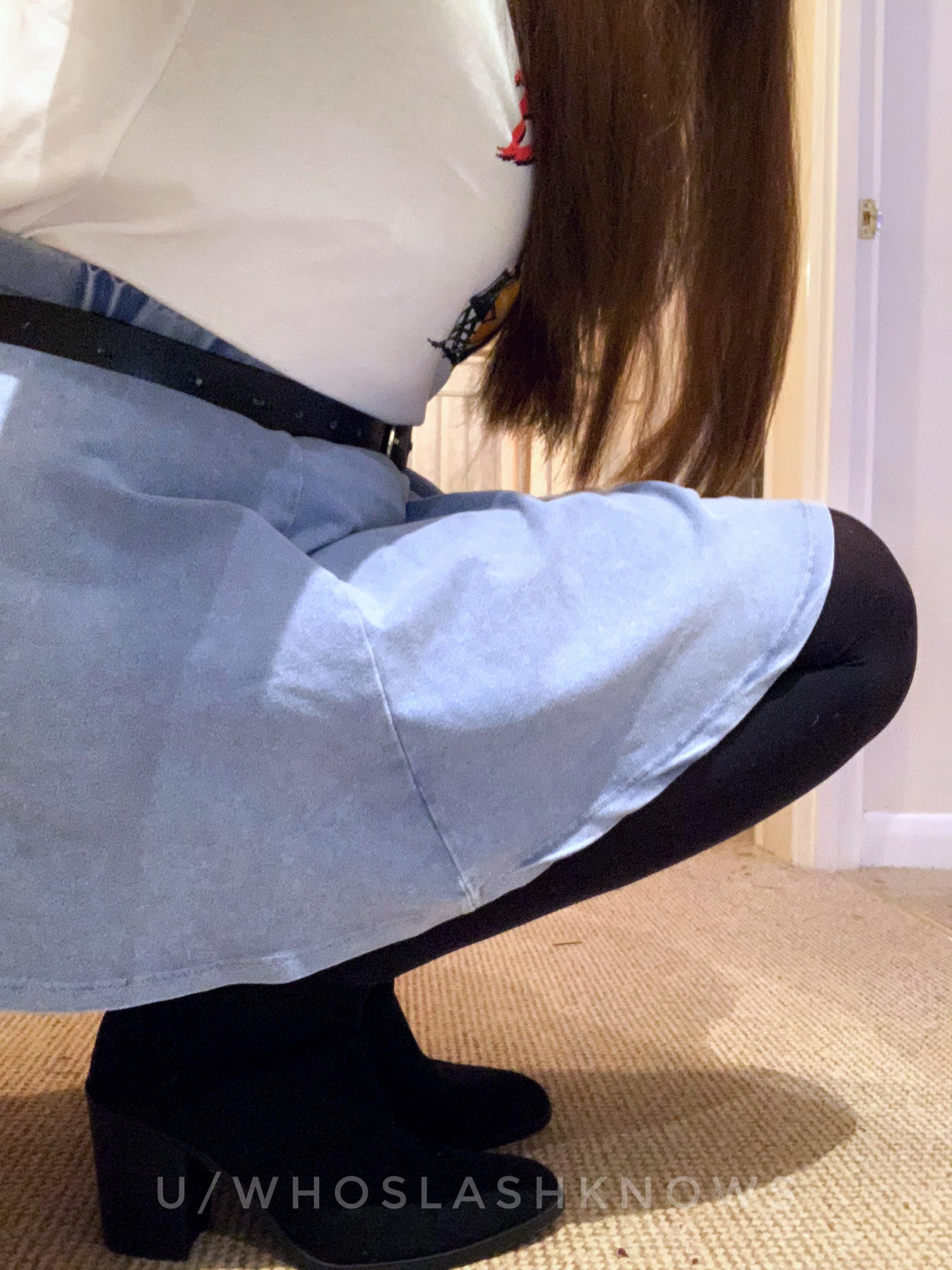 Random leg close-up because I don’t know how to vary my poses | Scrolller