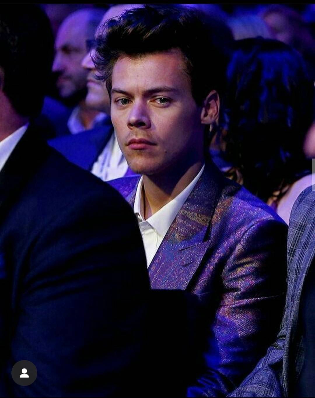 Random pic but hes so gorgeous 💜 | Scrolller