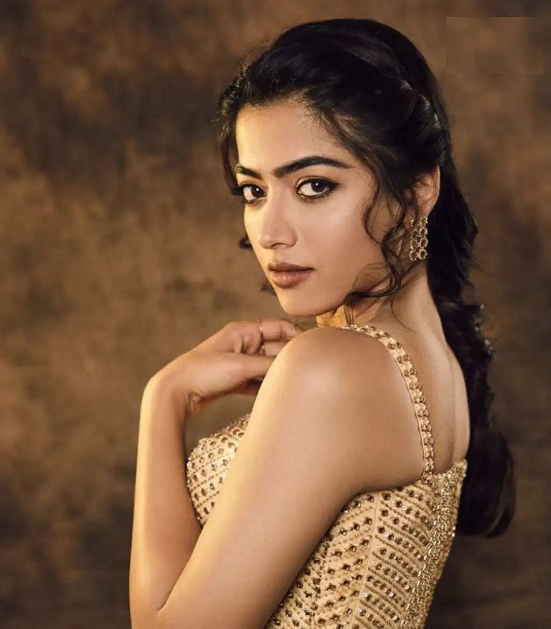 Rashmika Mandanna looking gorgeous | Scrolller