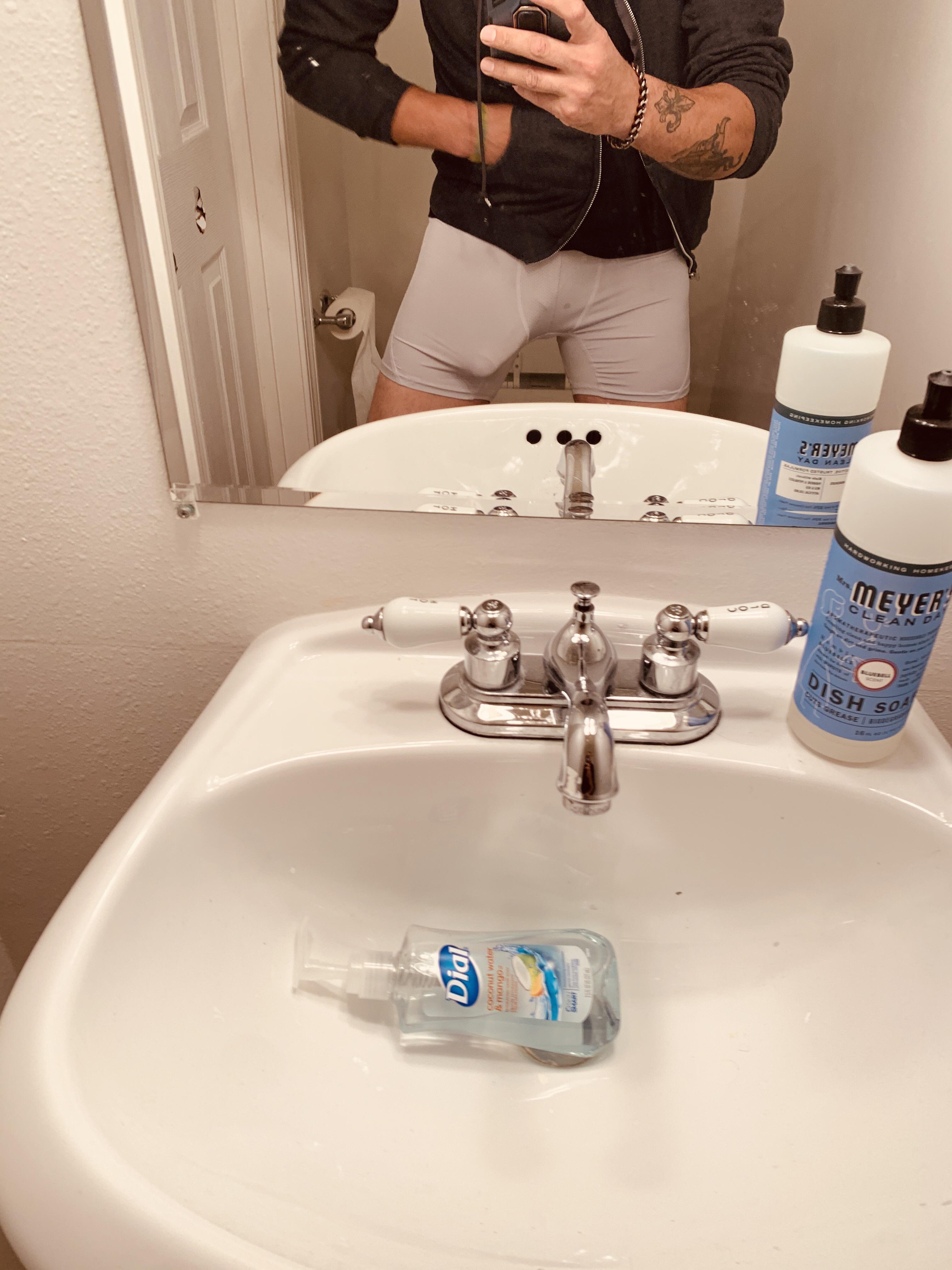 Rate my bulge please | Scrolller