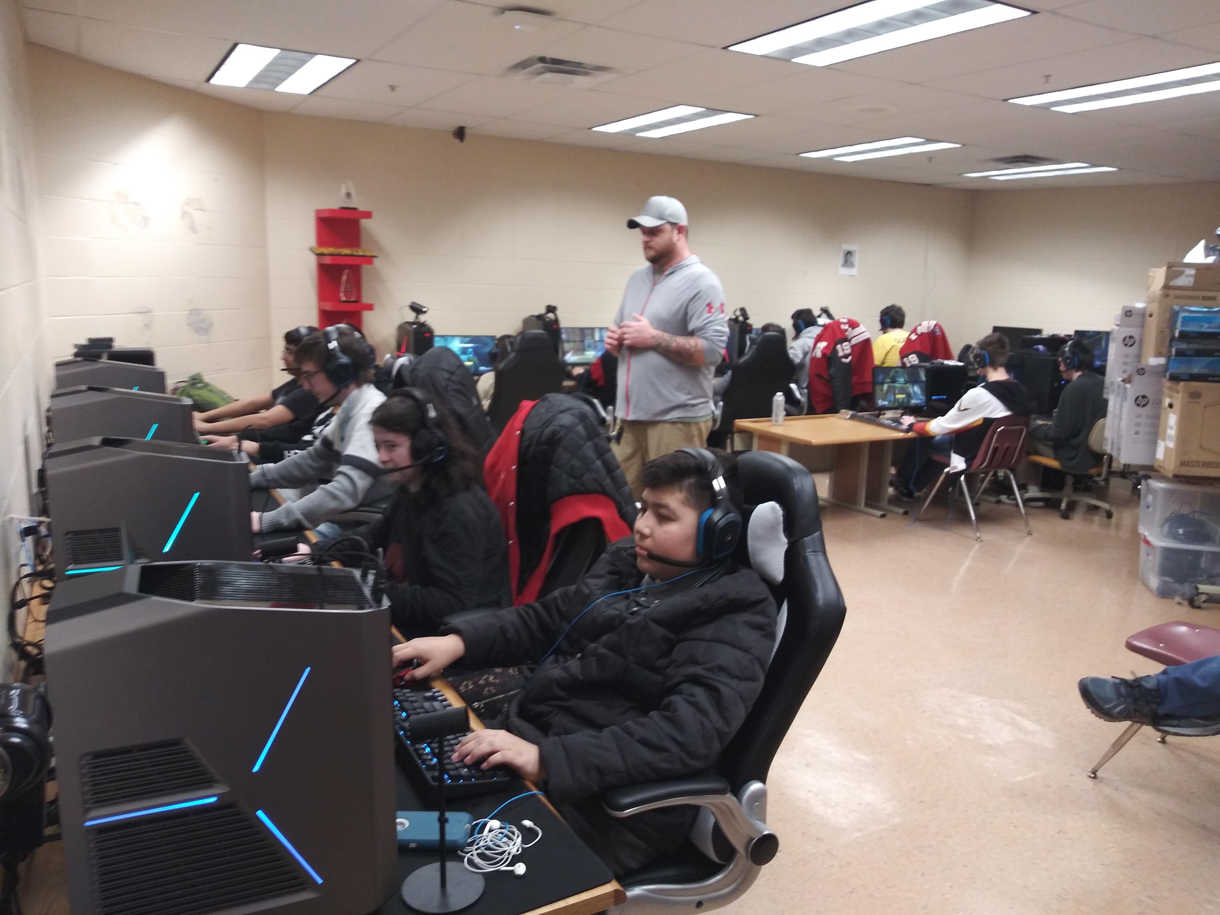 Rate my high schools eSports set up. | Scrolller