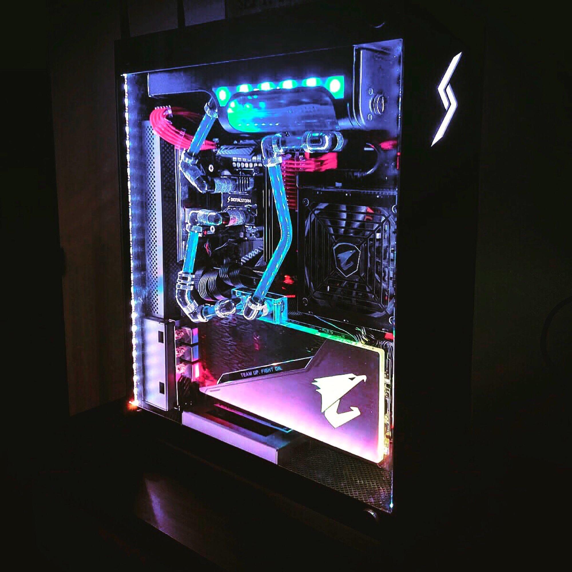 Rate my workstation | Scrolller