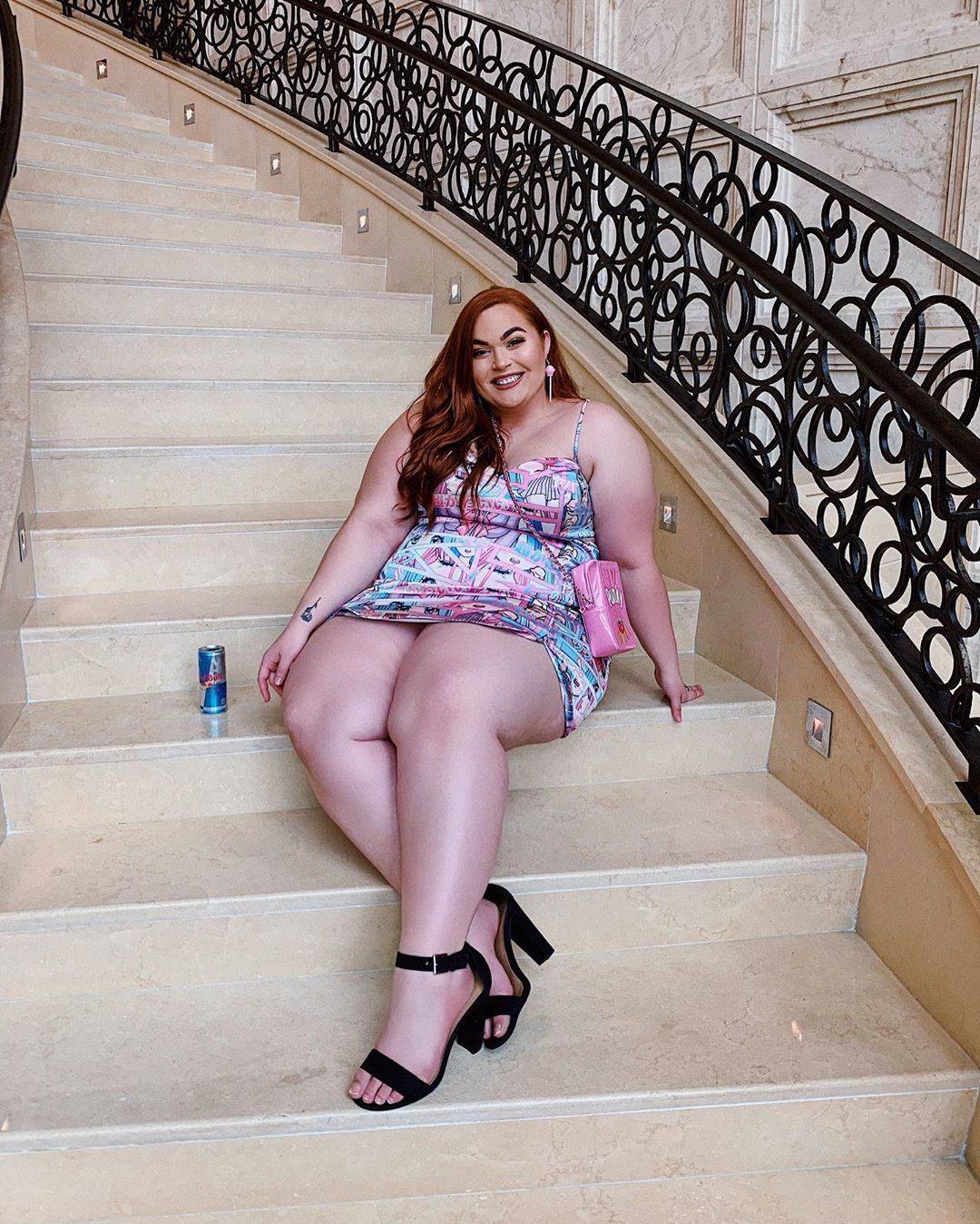 Red Bull and Tight Outfit | Scrolller