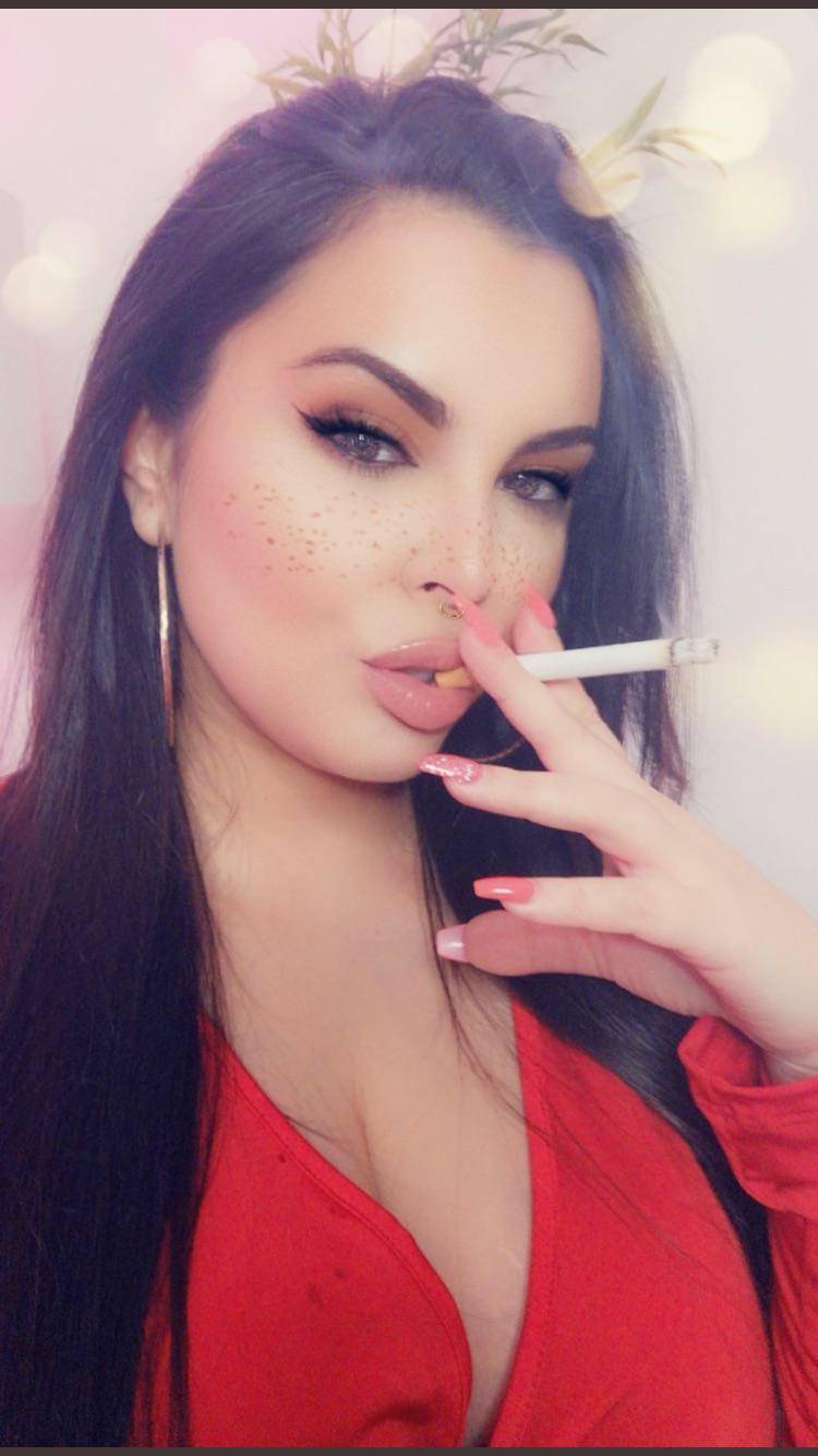 Red fingernails 4 | Scrolller