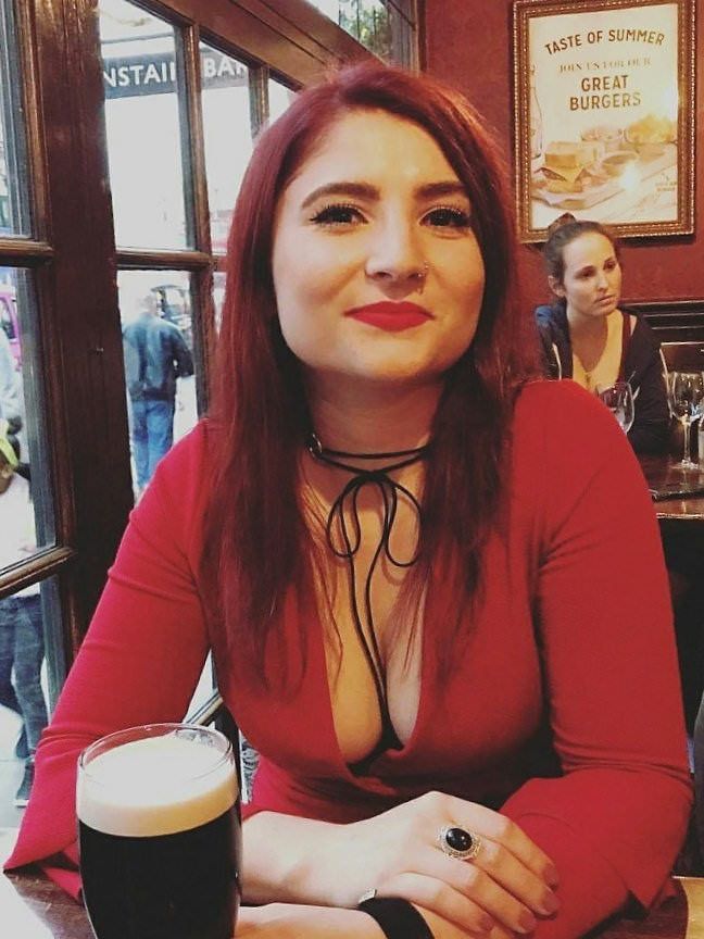 Red in the Pub | Scrolller