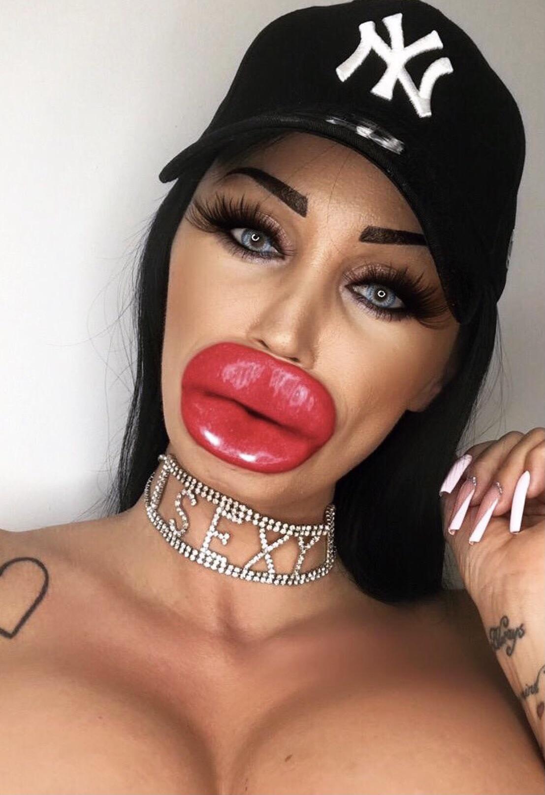 ️Red Lip ️ | Scrolller