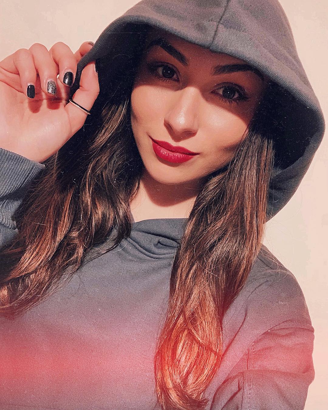 Red Lipstick | Scrolller