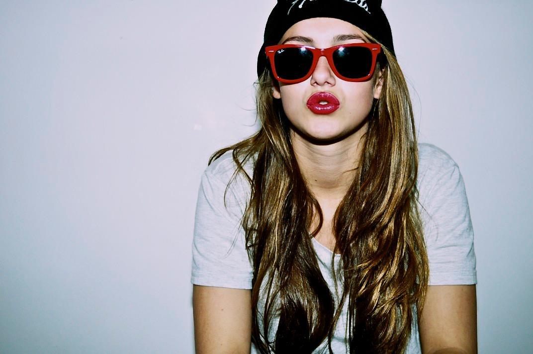 Red Ray-Ban | Scrolller