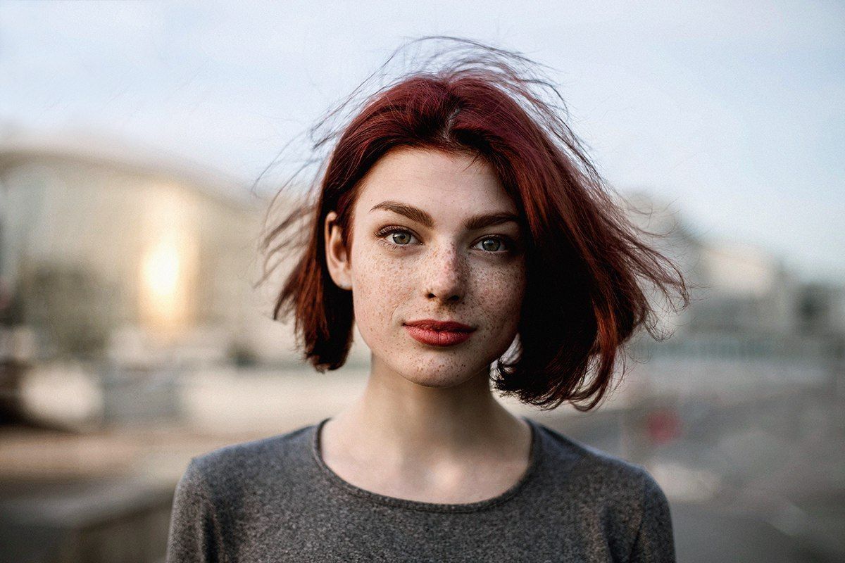 Redhead Beauty Scrolller