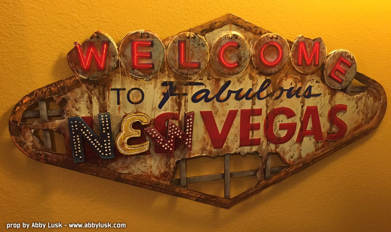 Reproduction New Vegas sign | Scrolller