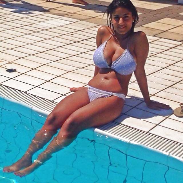 Request her name and IG please ? | Scrolller