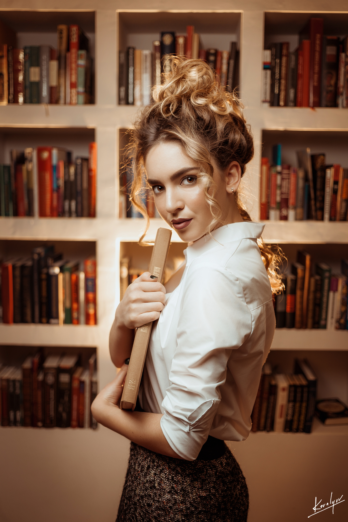 Research assistant | Scrolller