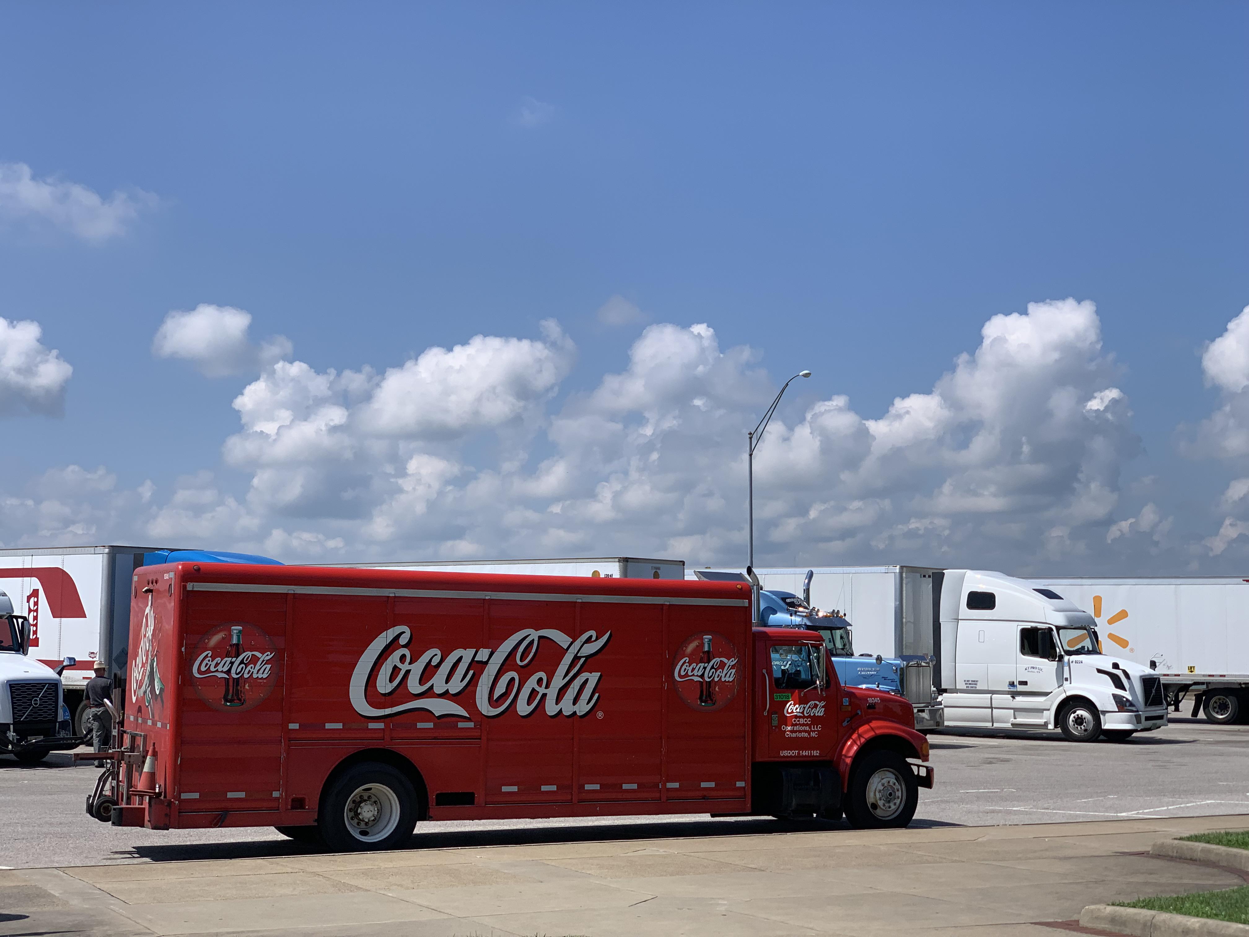 Restocking the rest area | Scrolller