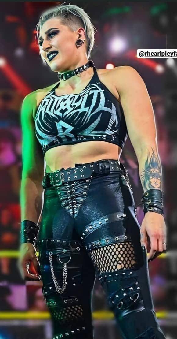 Rhea Ripley 🖤 | Scrolller