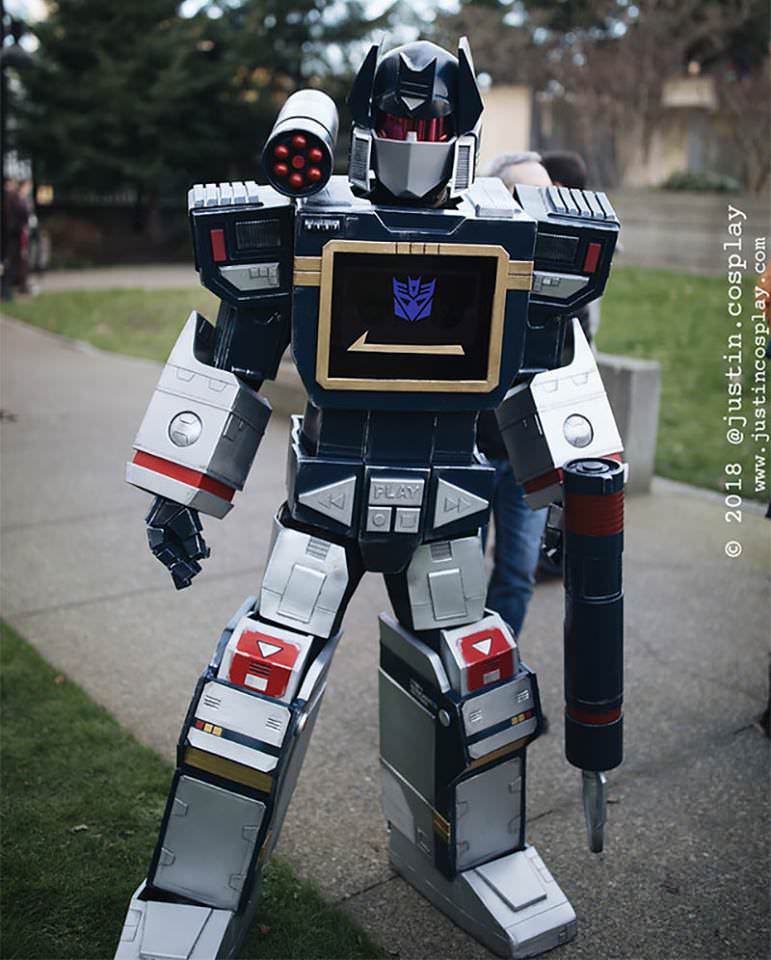 Ridiculously SUPERIOR Cosplay | Scrolller