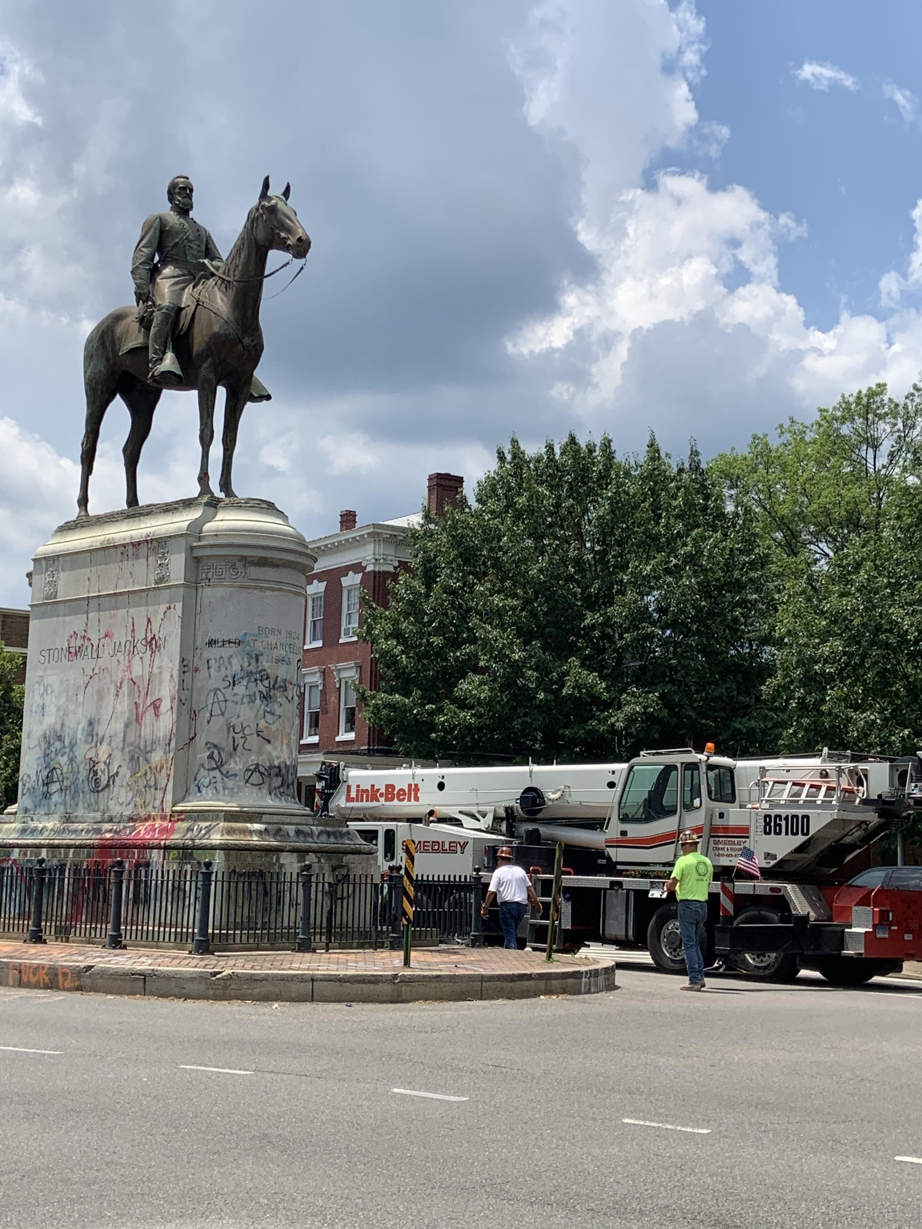 Right now the Stonewall Jackson Monument is coming down in Richmond | Scrolller