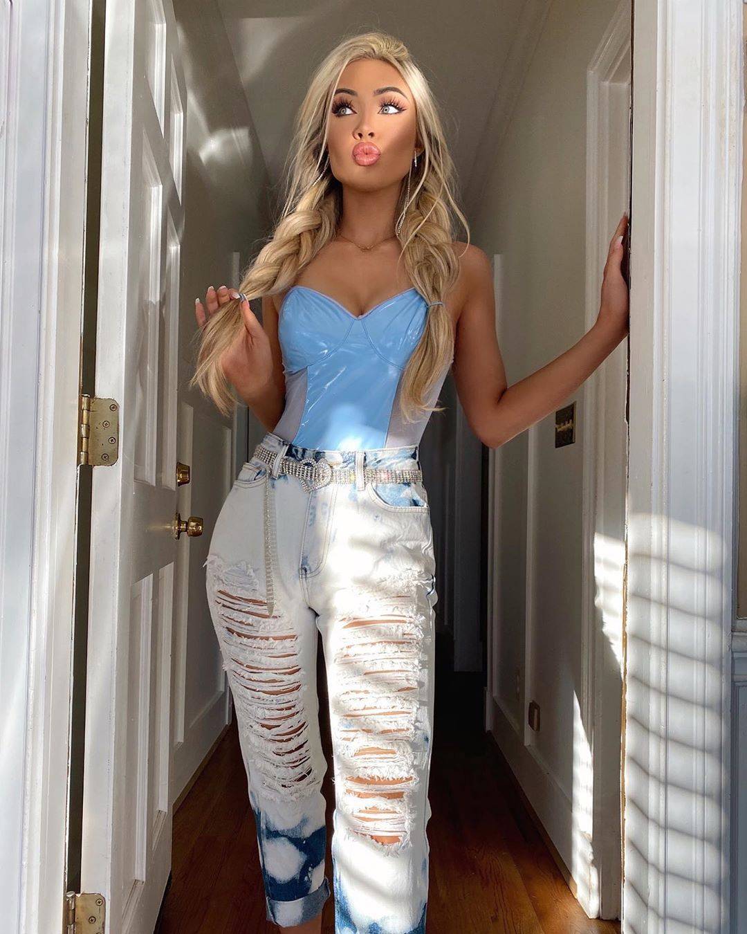 Ripped Jeans | Scrolller