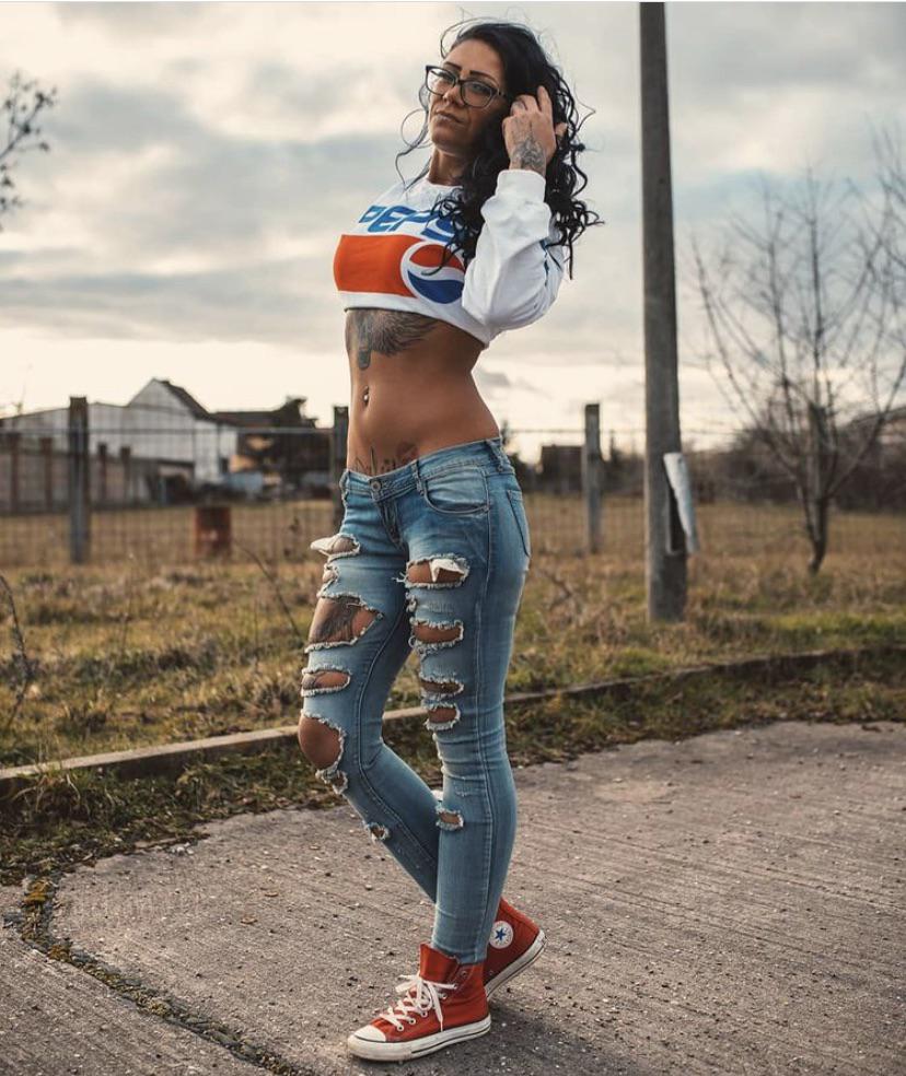 Ripped Jeans | Scrolller