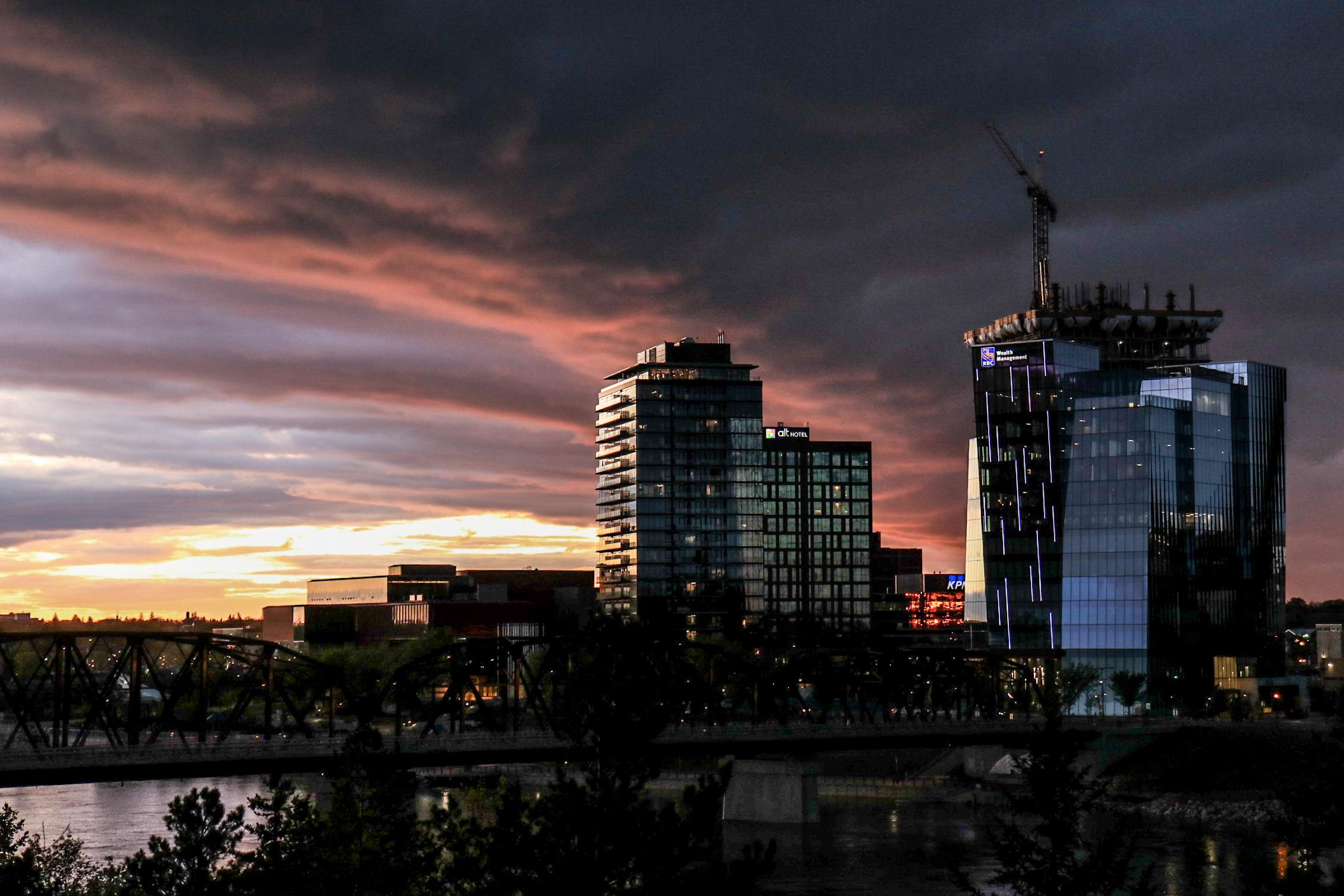 River Landing Storm Rolling In | Scrolller