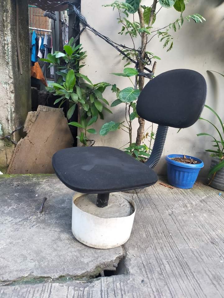 Rocking Chair | Scrolller