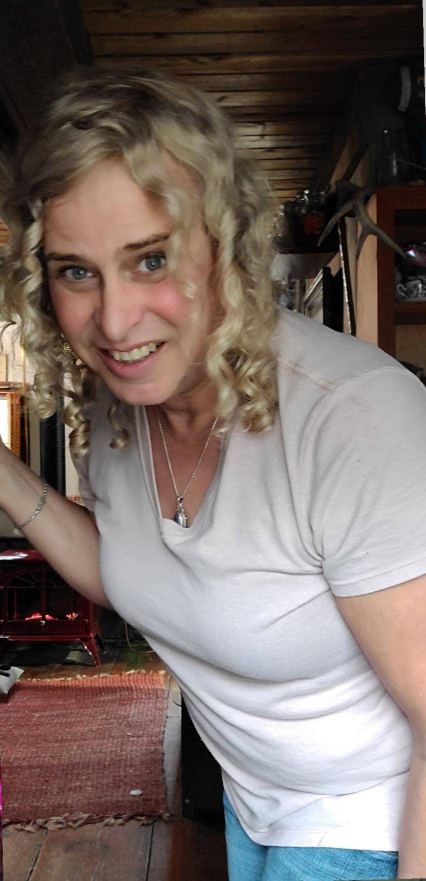 Rocking my goldilocks this day. | Scrolller