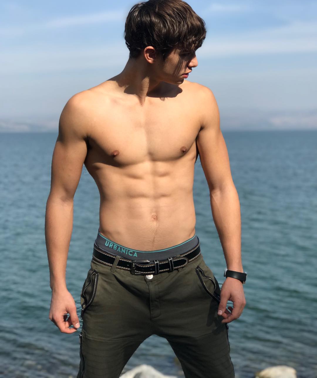 Ron Levi | Scrolller