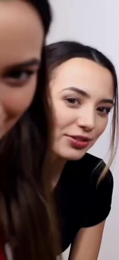Roni saying boobies (cropped) | Scrolller