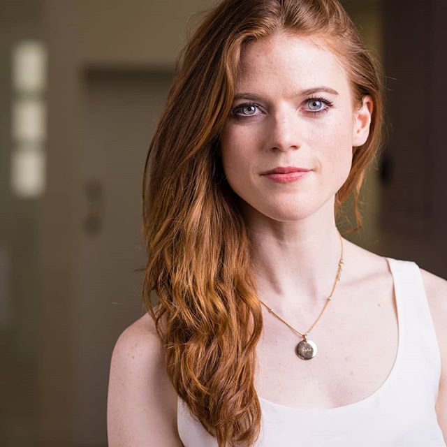 Rose Leslie | Scrolller