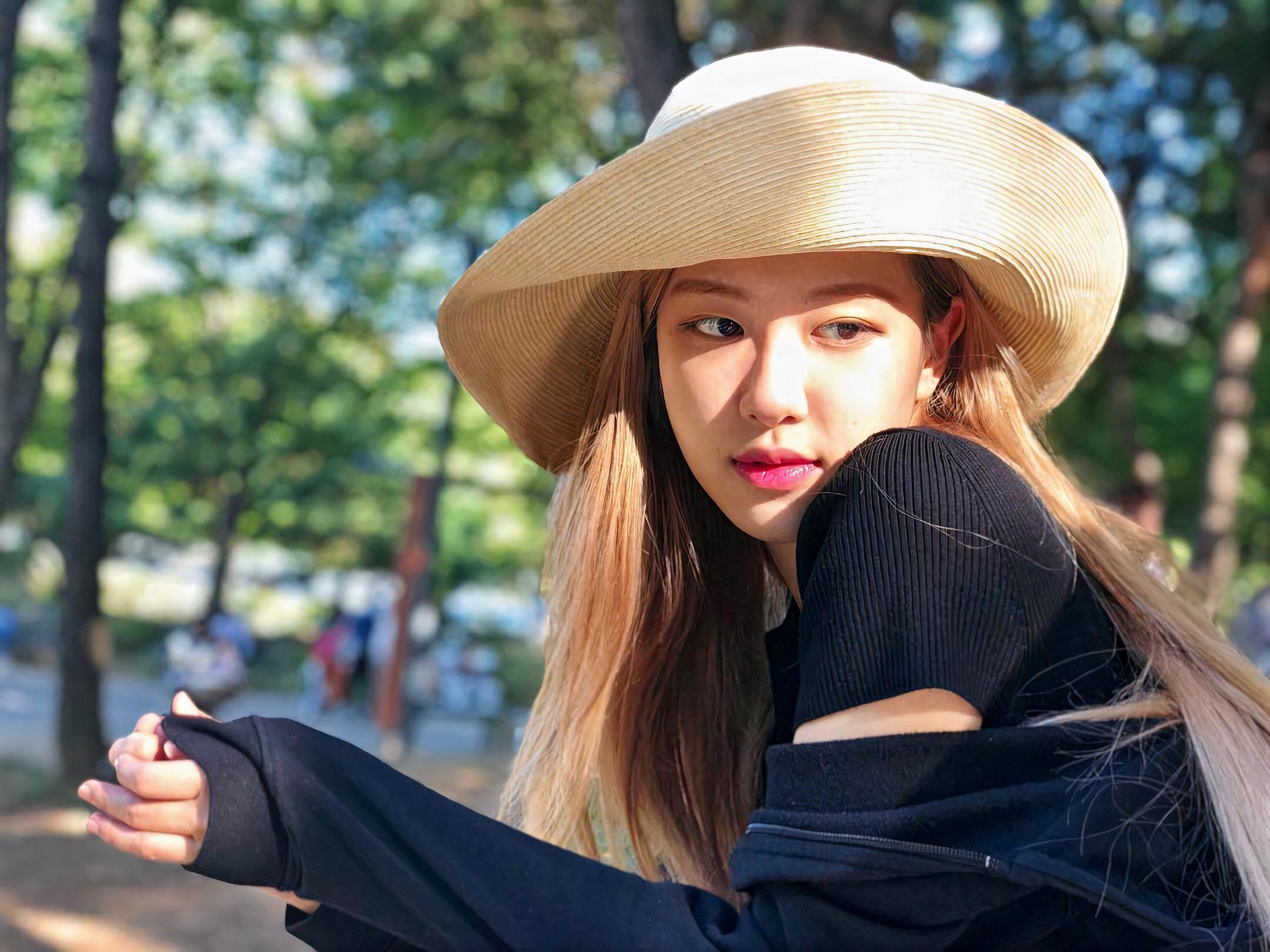 Roseanne Park | Scrolller