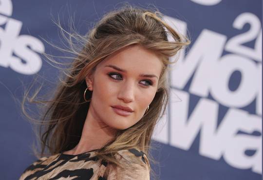 Rosie Huntington Whiteley Scrolller 4481