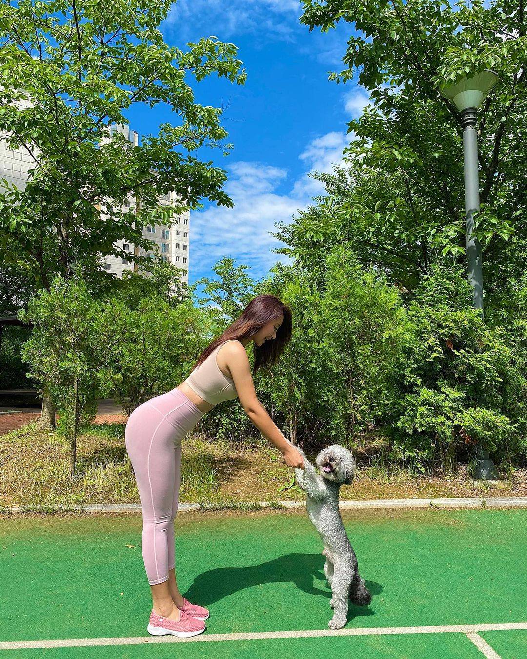 Rossy and her dog | Scrolller