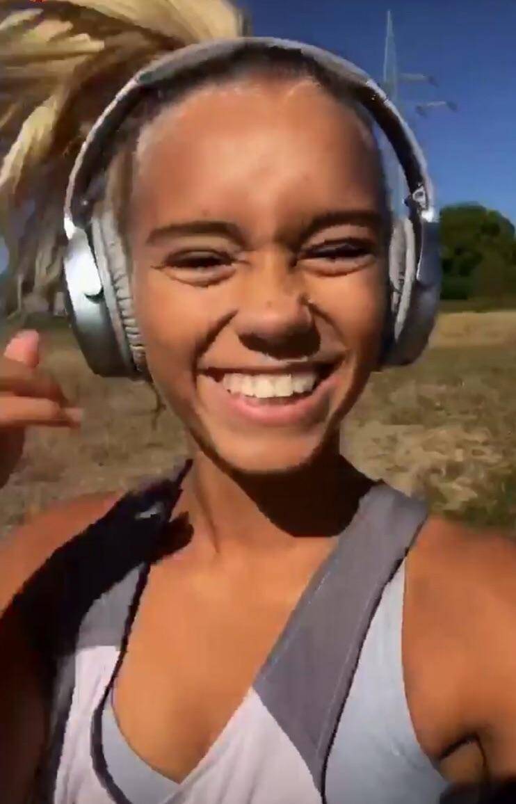 Running, runnninng ... | Scrolller