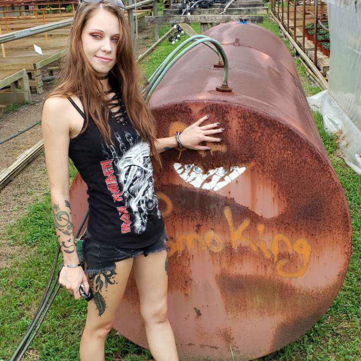 Rust matches my eyeshadow 🥰 | Scrolller