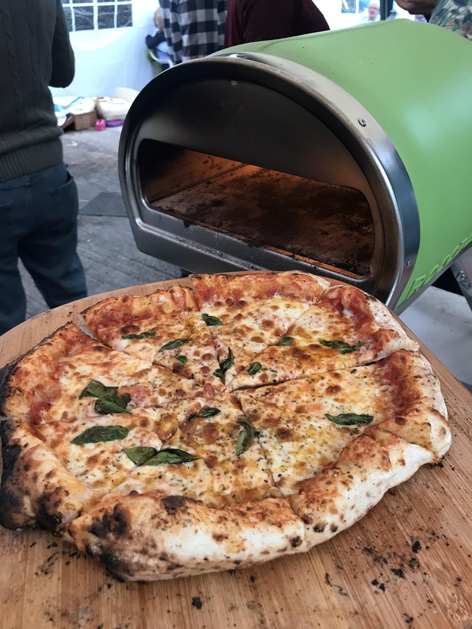 Rustic Neapolitan Pizza | Scrolller