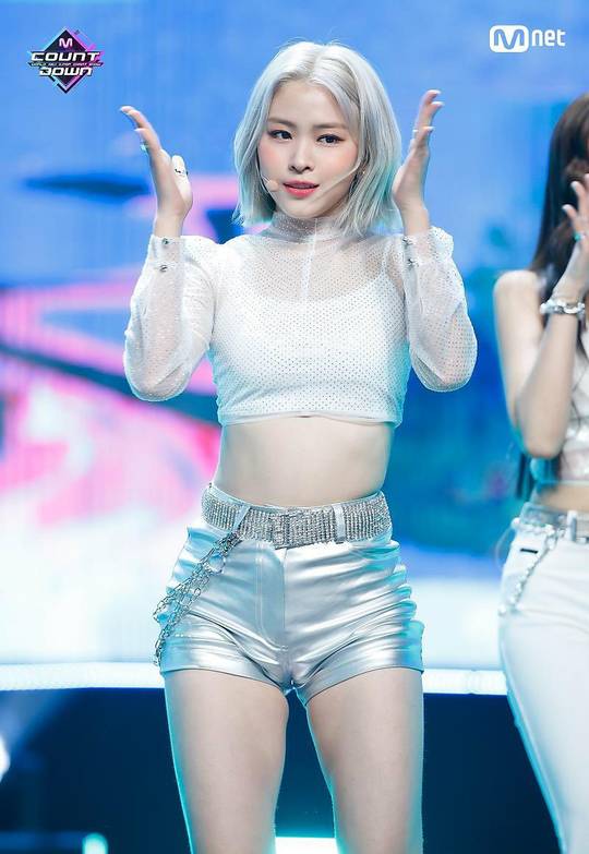 Ryujin - ITZY Cameltoe | Scrolller