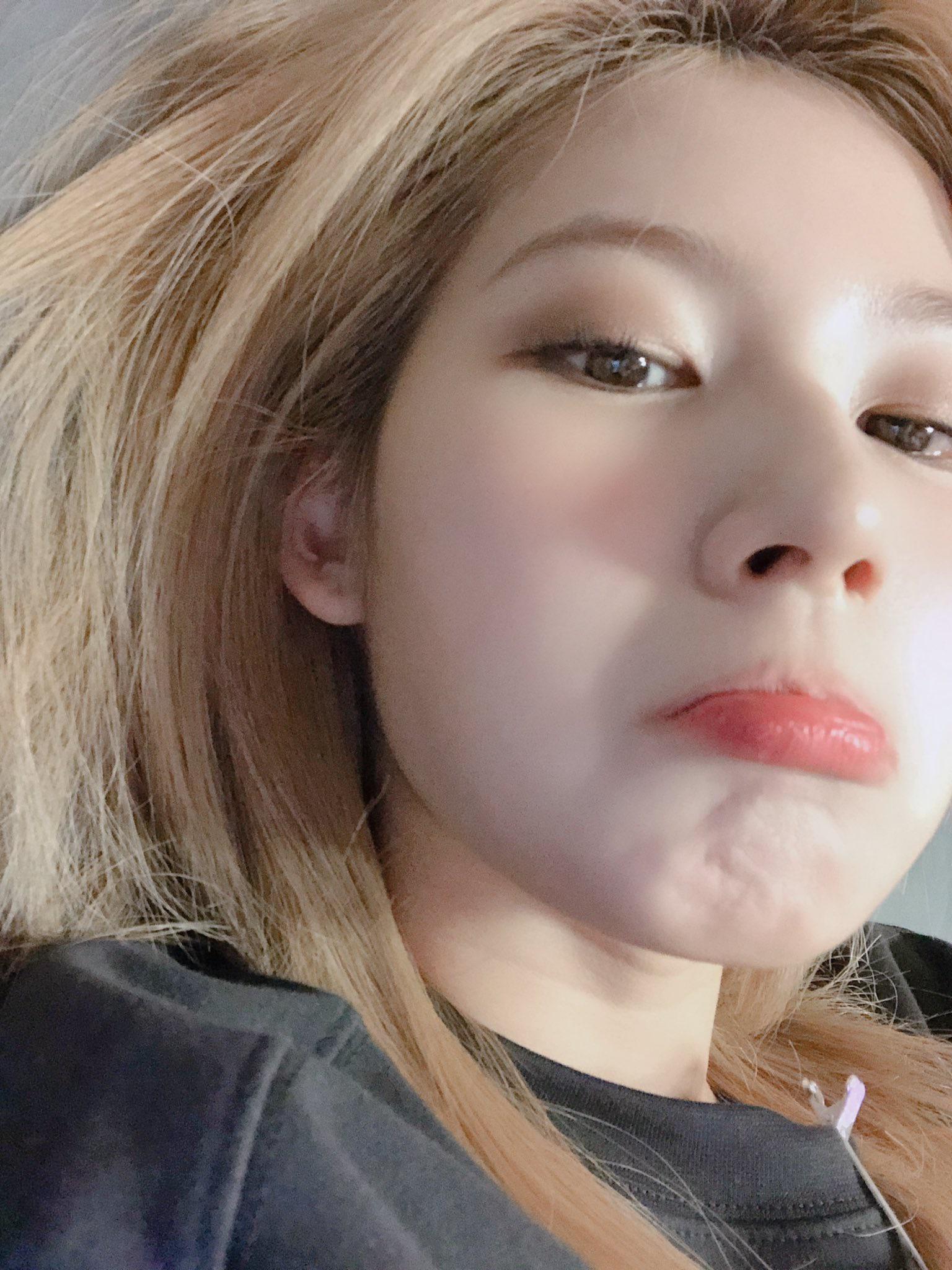 Sana Pout | Scrolller