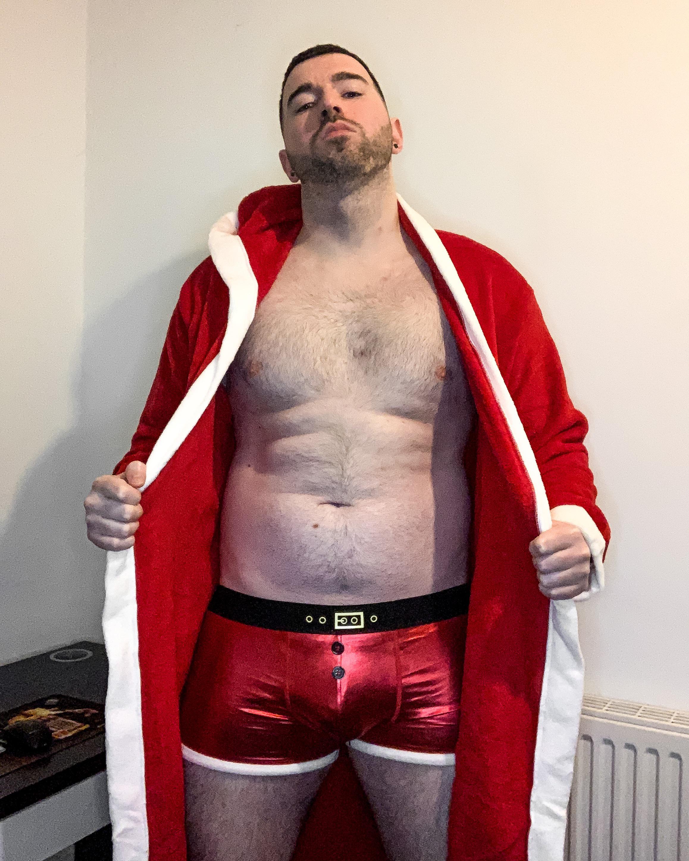 Santa bulge | Scrolller