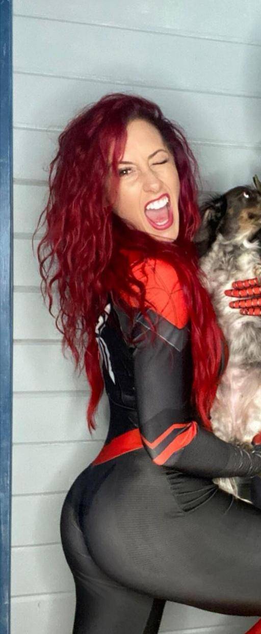 Santana Garrett | Scrolller