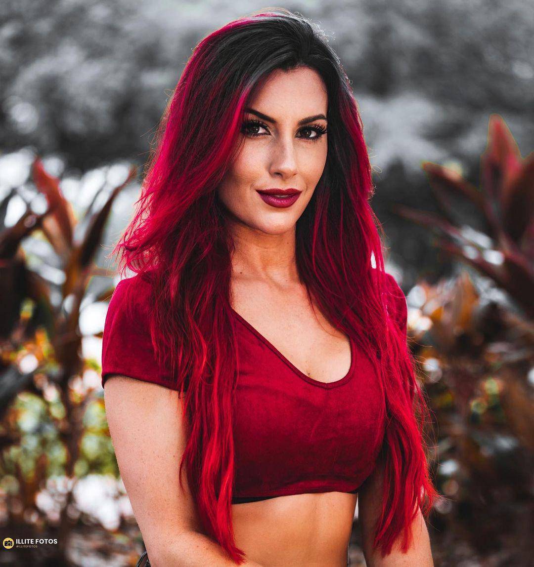 Santana Garrett | Scrolller