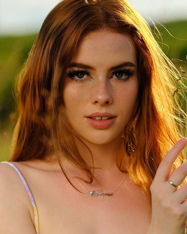 Sara Donnelly | Scrolller