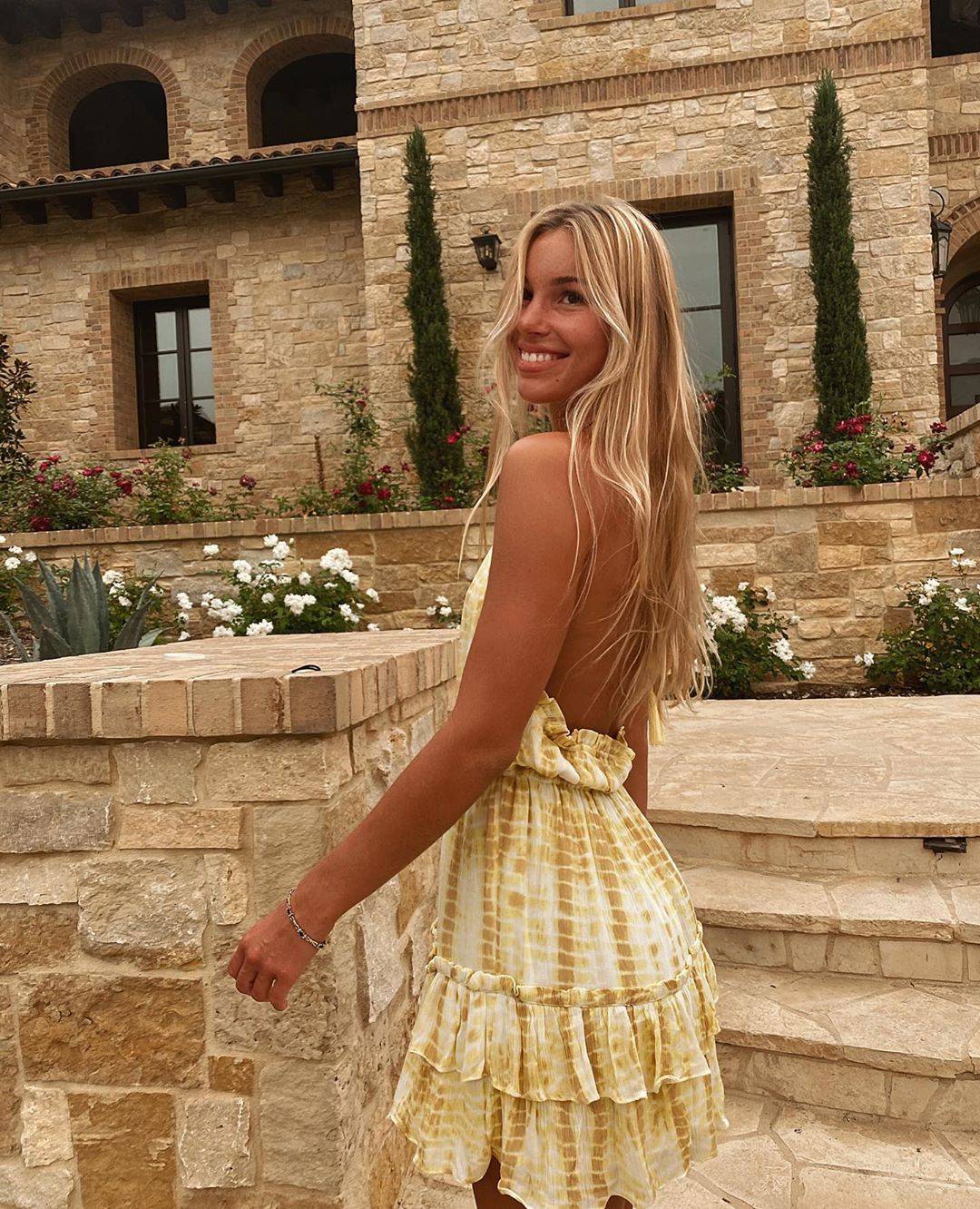 Sara Kathryn Smith! | Scrolller