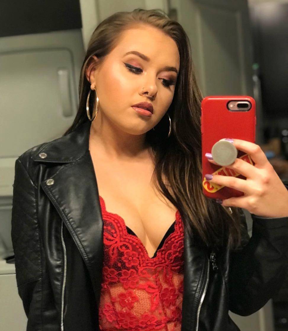 Sarah Schauer | Scrolller