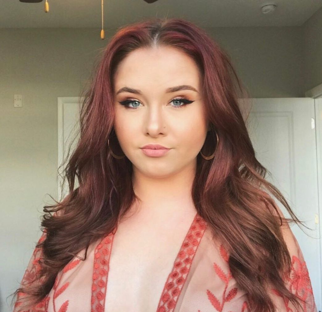 Sarah Schauer | Scrolller