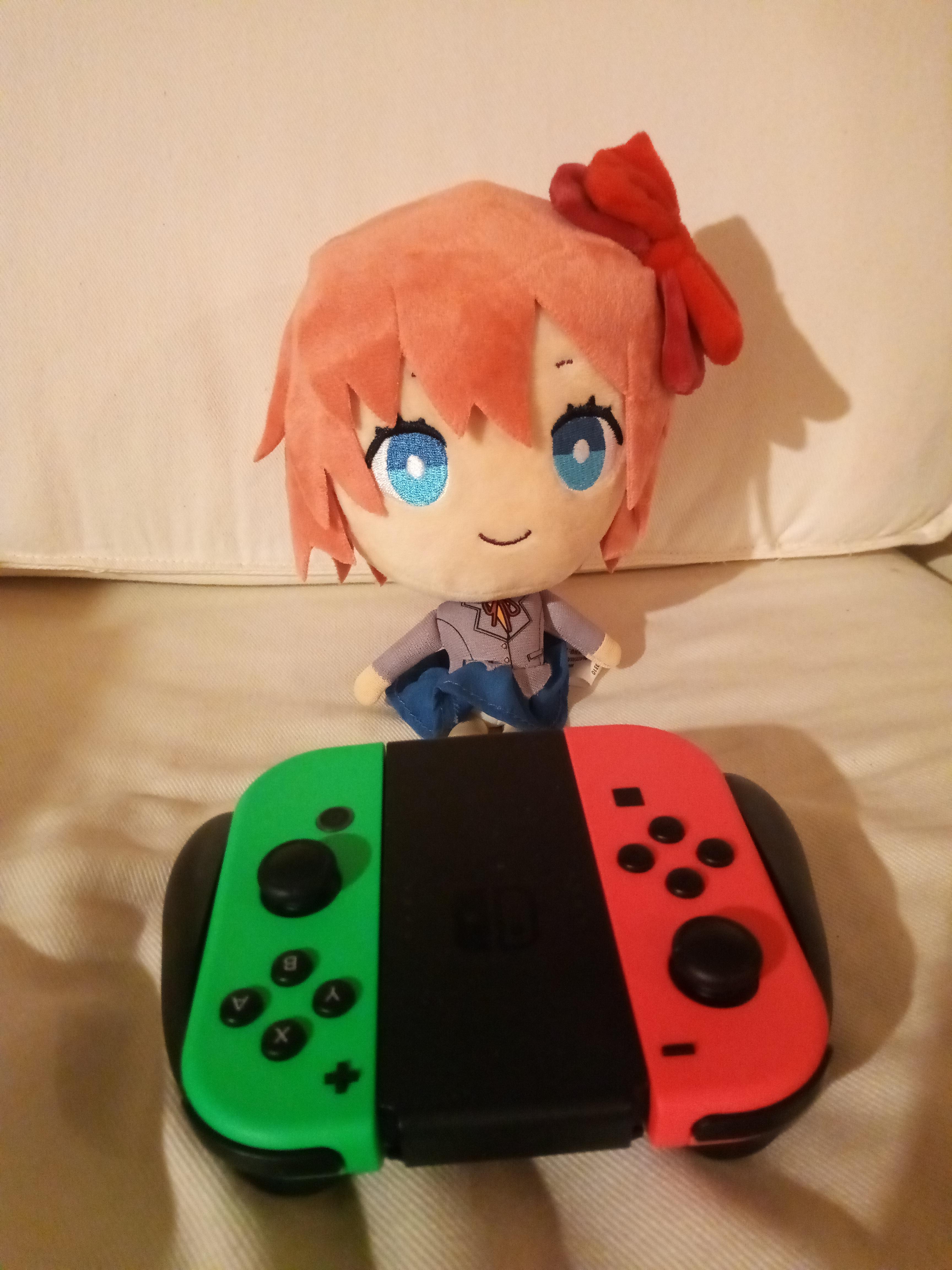 Sayori Playing Nintendo Switch | Scrolller