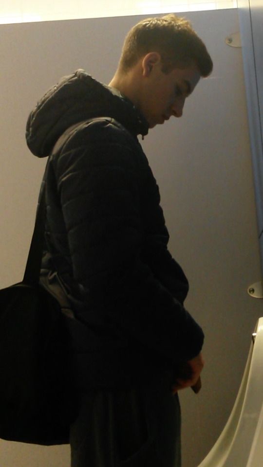 Scally Lad Pissing | Scrolller