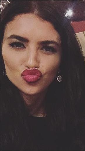 Scarlet Bouvier Thick Pouty Pucker | Scrolller