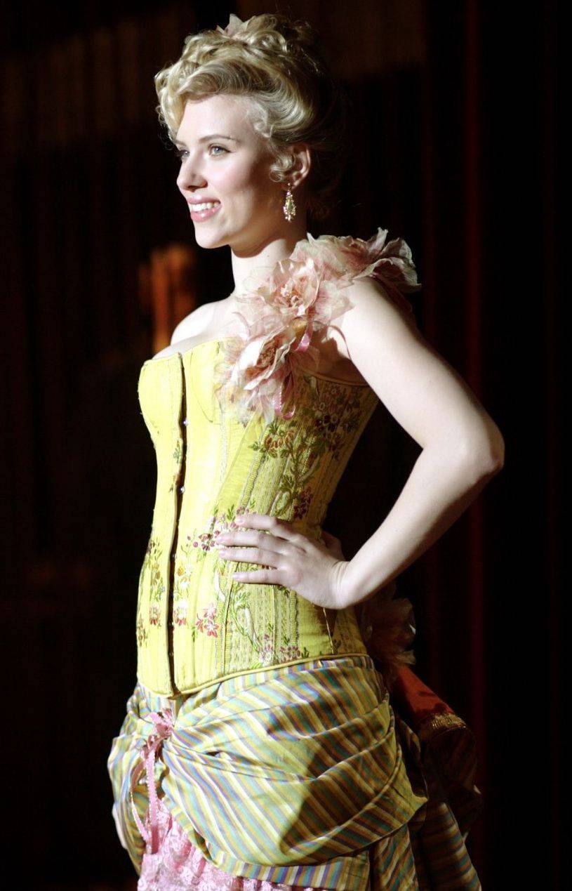 Scarlet Johansson as Olivia in The Prestige(2006) | Scrolller