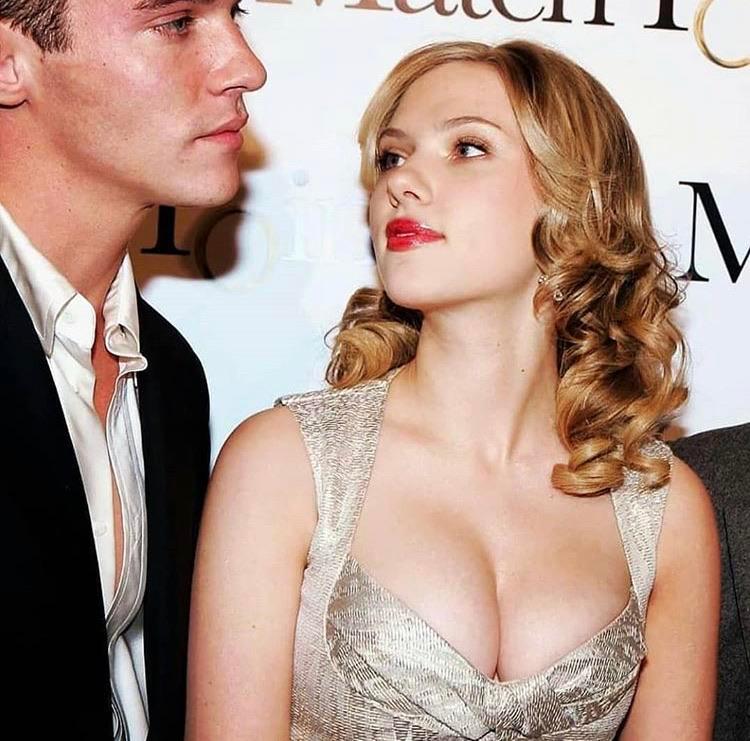 Scarlett mirin Jonathan | Scrolller
