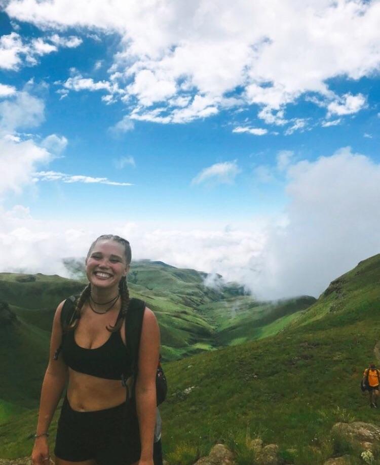 Scenic Hike | Scrolller